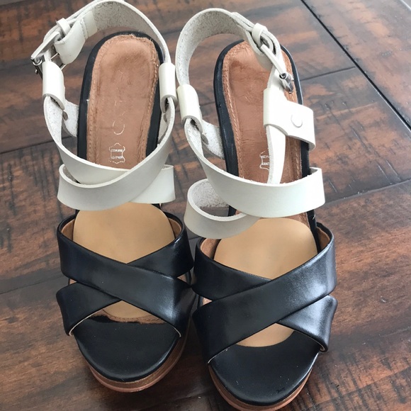Aldo | Shoes | Aldo Black And White Wedges | Poshmark